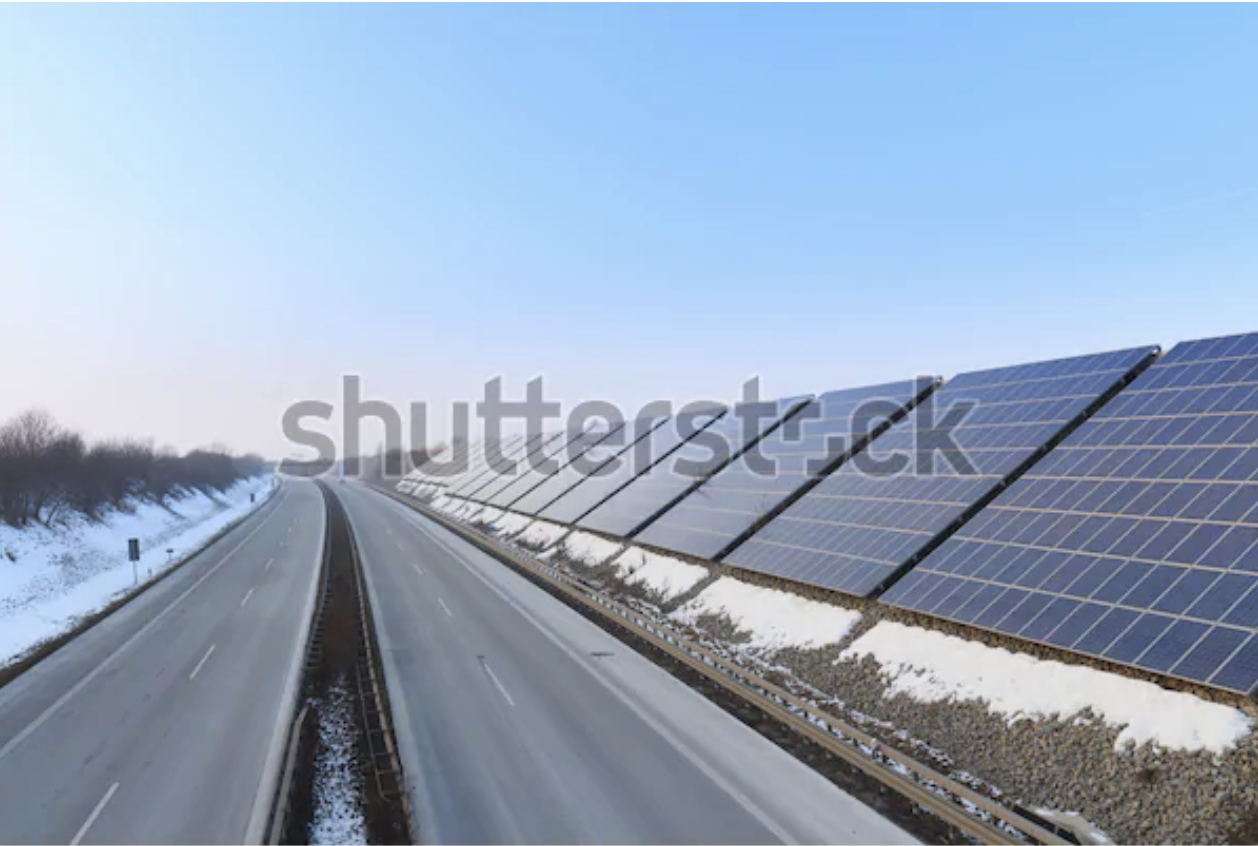 Solar energy park taking shape along 40 km of road in the Netherlands ...